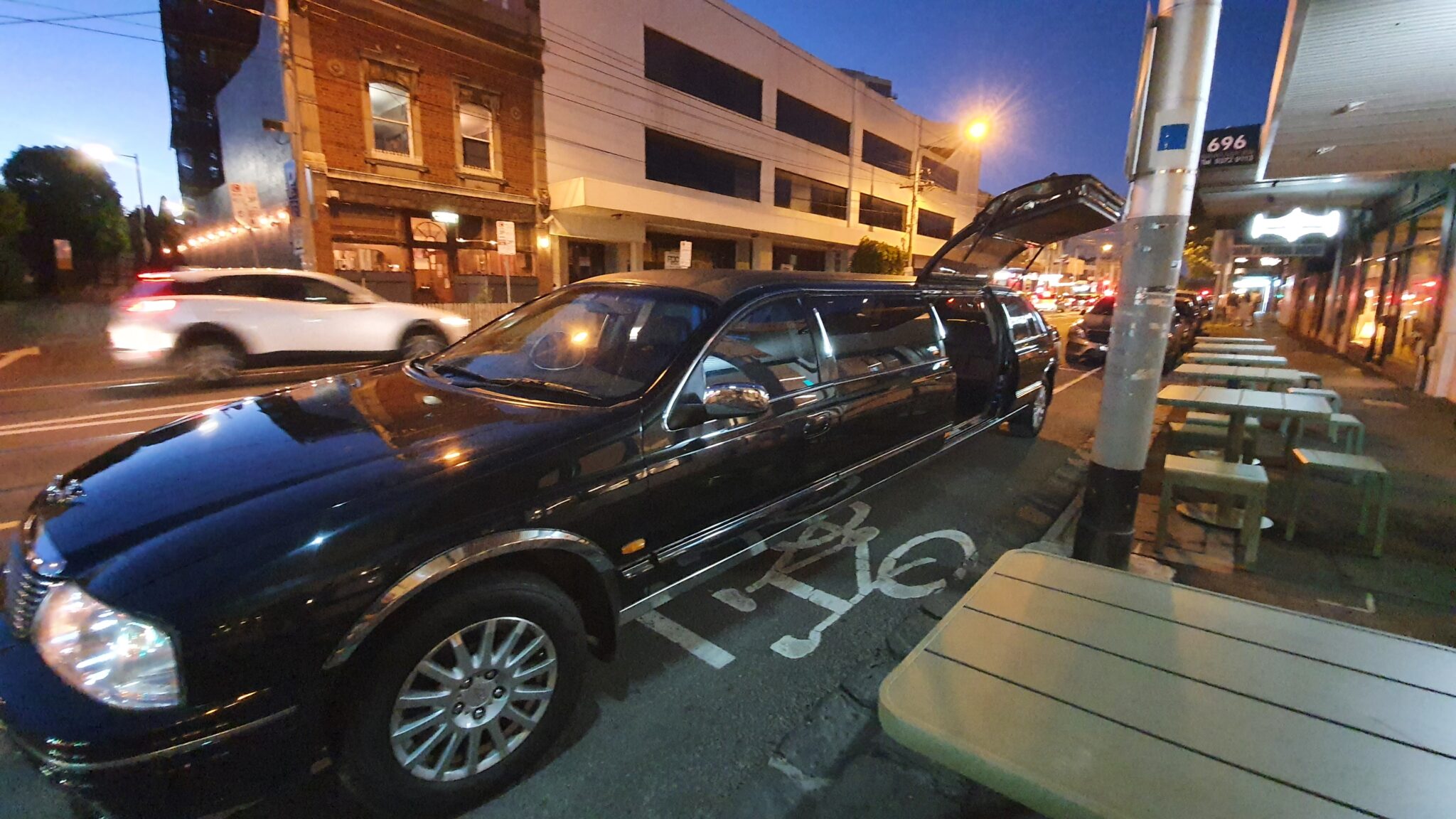 Kids Party Limo Hire Melbourne – Mr President